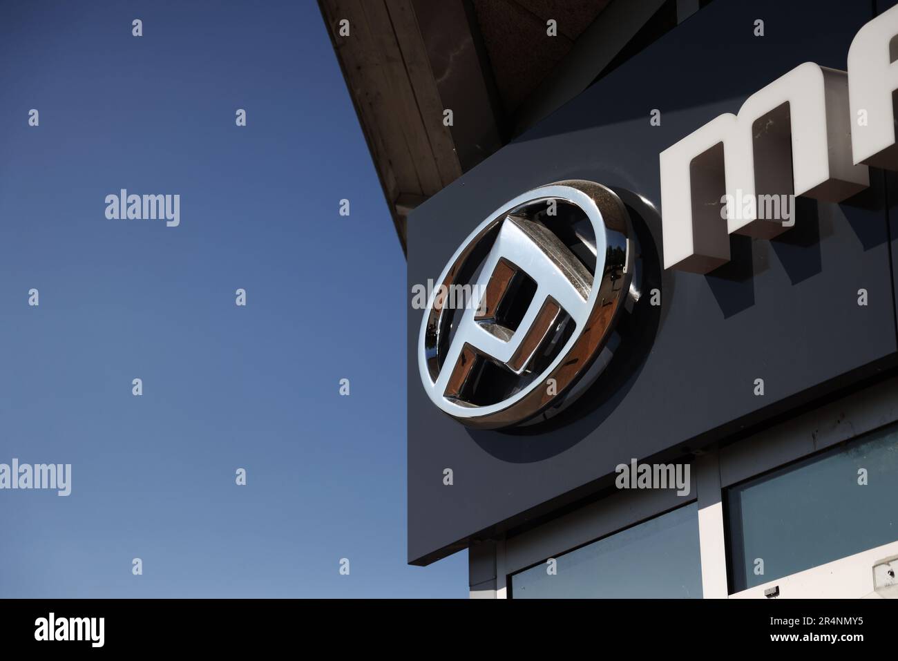 Maxus emblem hi-res stock photography and images - Alamy