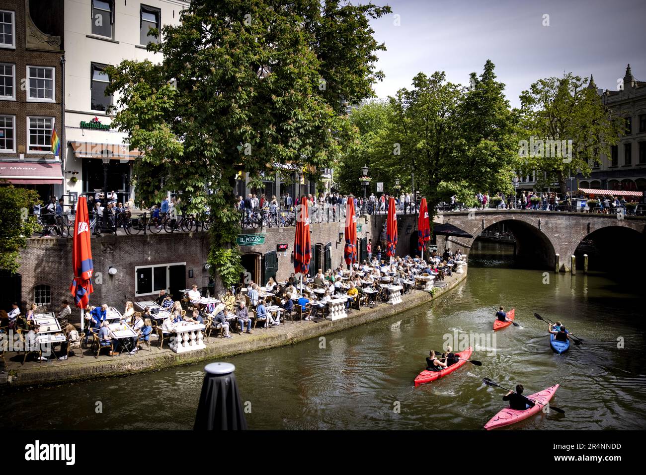 UTRECHT - Day trippers sit on the terrace on Whit Monday. Many people ...