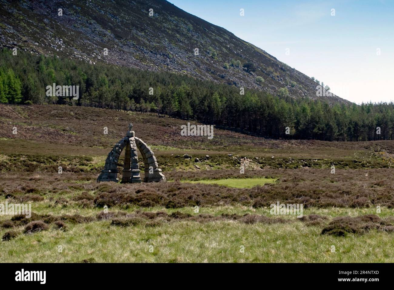 Victoria and consort drank from this well hi-res stock photography and ...