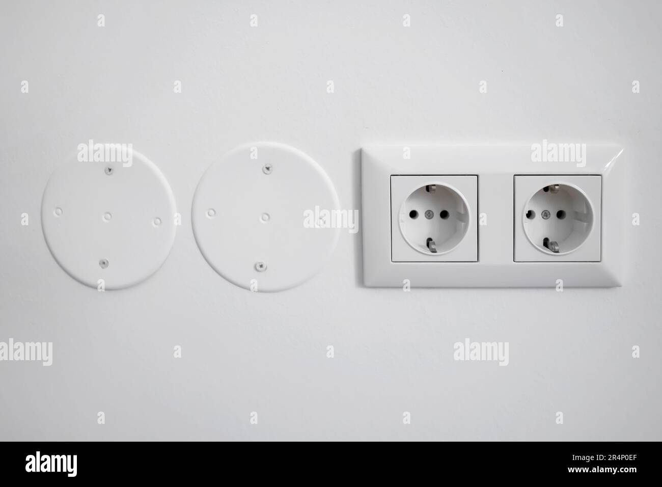 Sockets on the wall hi-res stock photography and images - Alamy