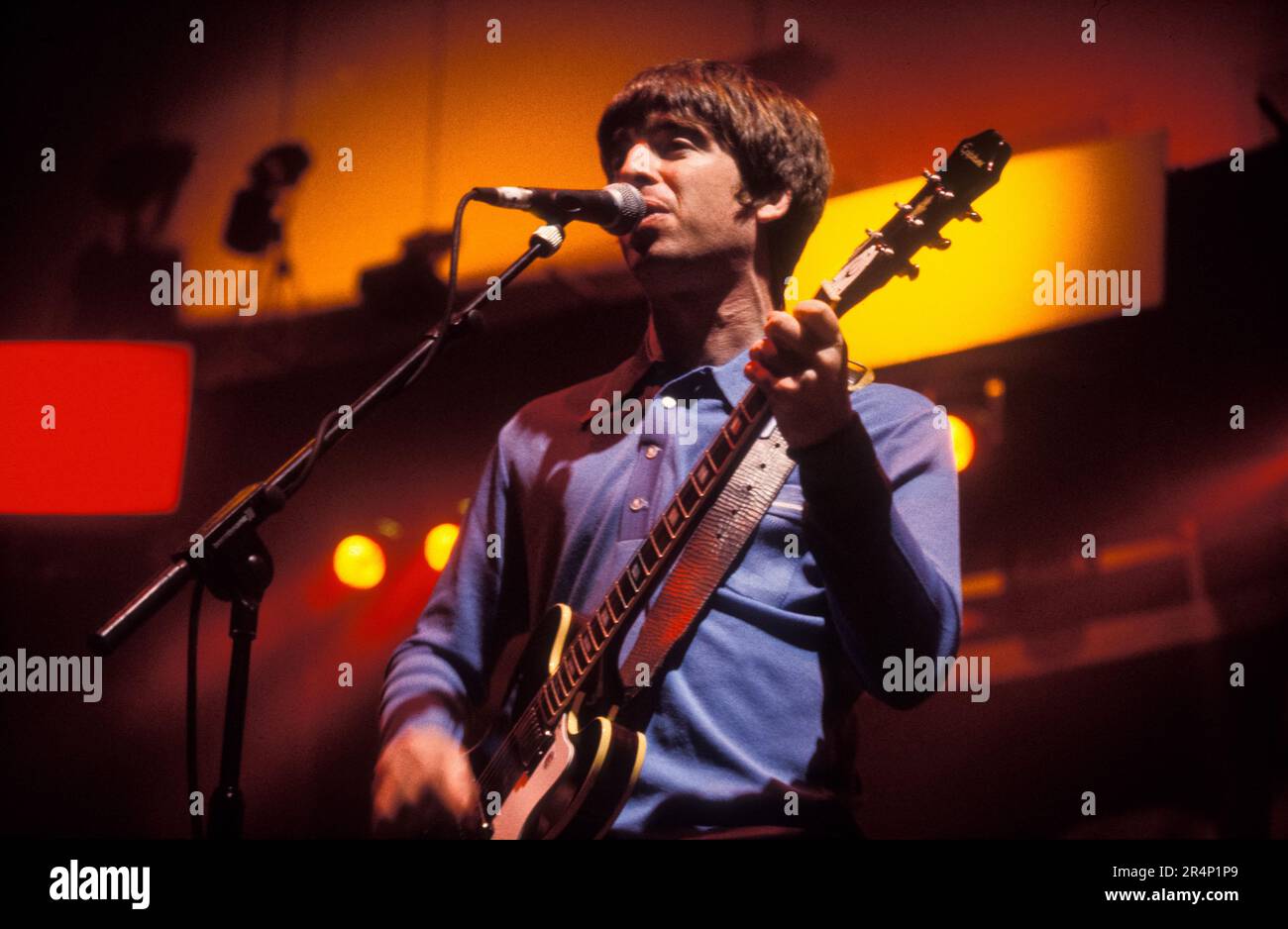 Oasis band 90s hi-res stock photography and images - Alamy