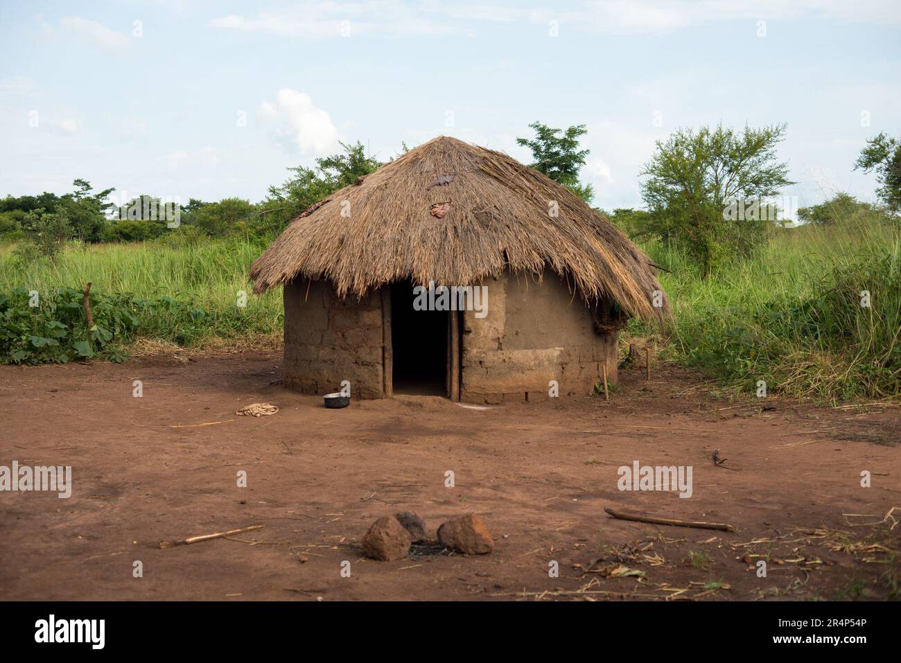 Adobe mud huts with grass roofs, Gulu, Northern Uganda, africa Stock ...