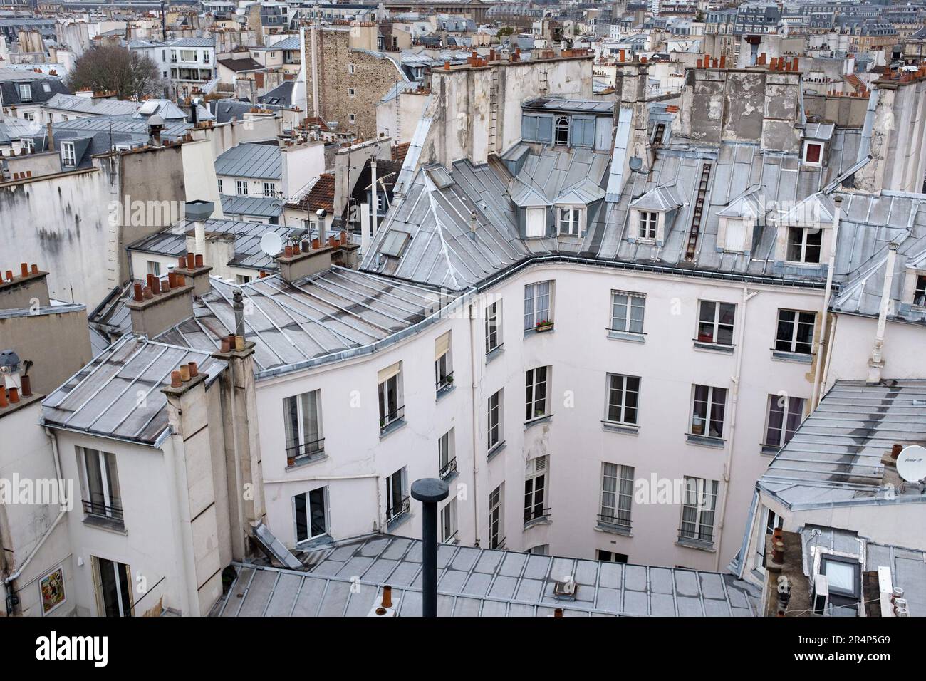 Paris rooftop skyline Stock Photo - Alamy