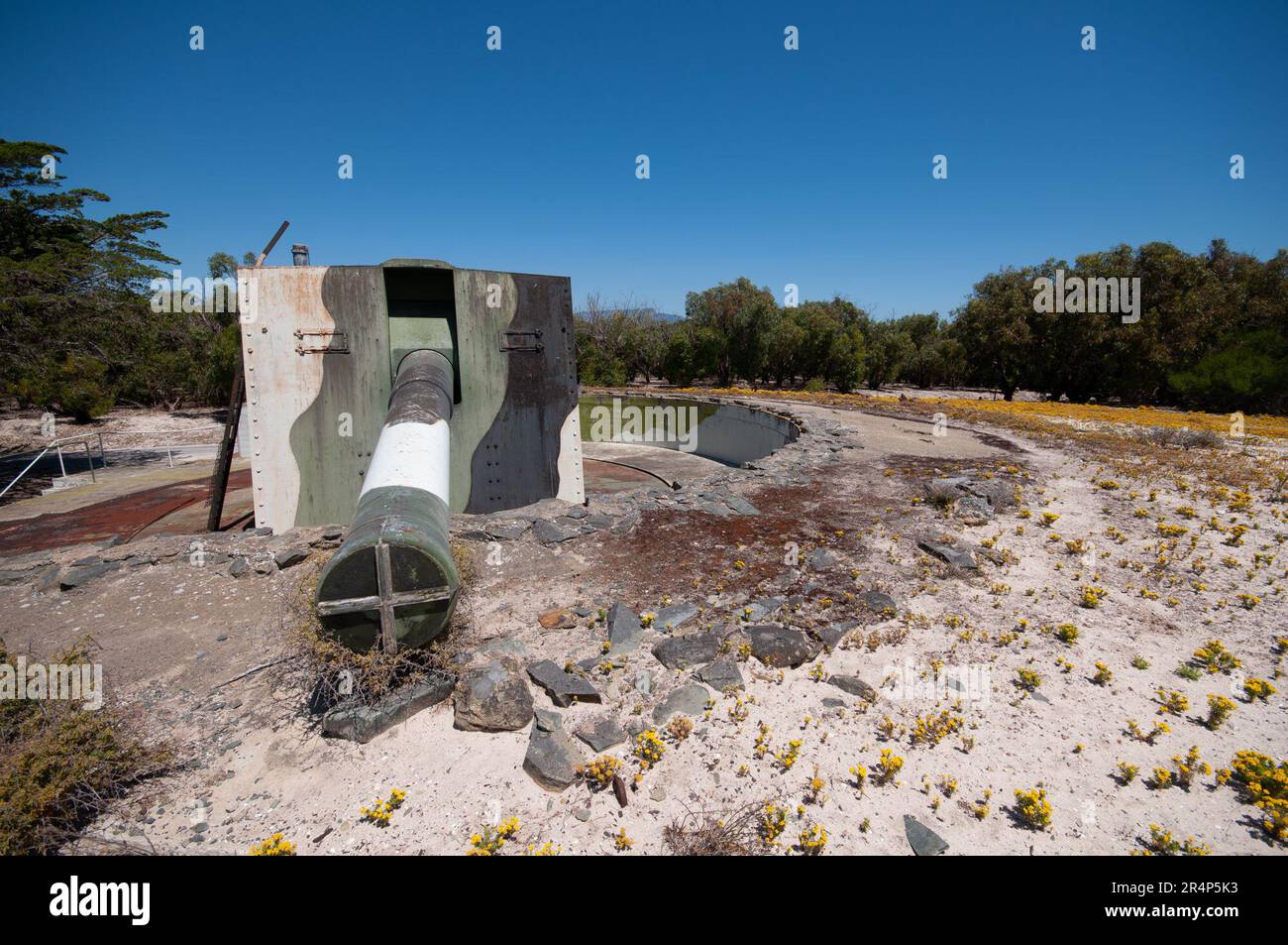 The DeWaal six inch naval gun battery on Robben Island, Cape Town ...