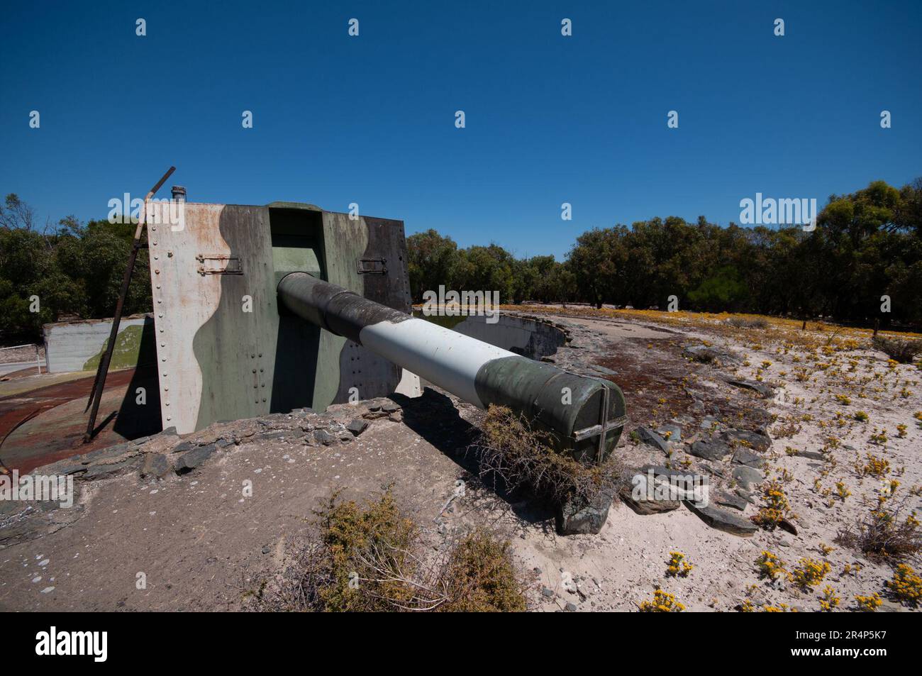 The DeWaal six inch naval gun battery on Robben Island, Cape Town ...