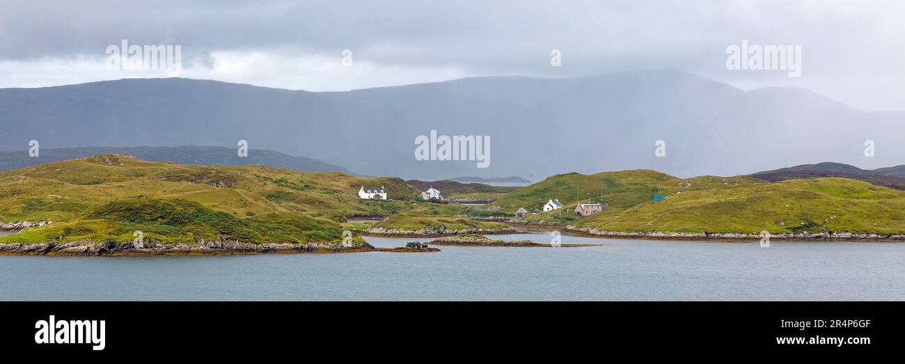 Scalpay Coastline at Gob Àird na Cille, An Acairsaid a Deas, South ...