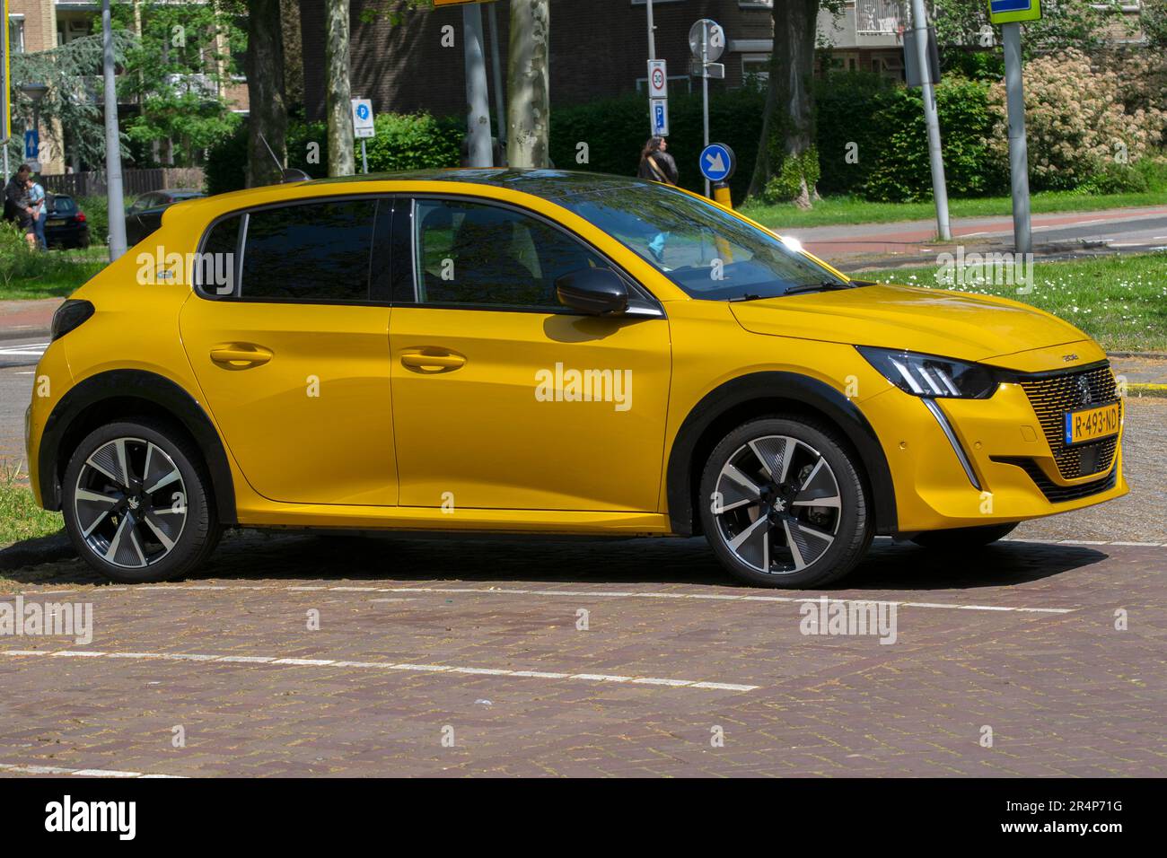 Peugot sports car hi-res stock photography and images - Alamy