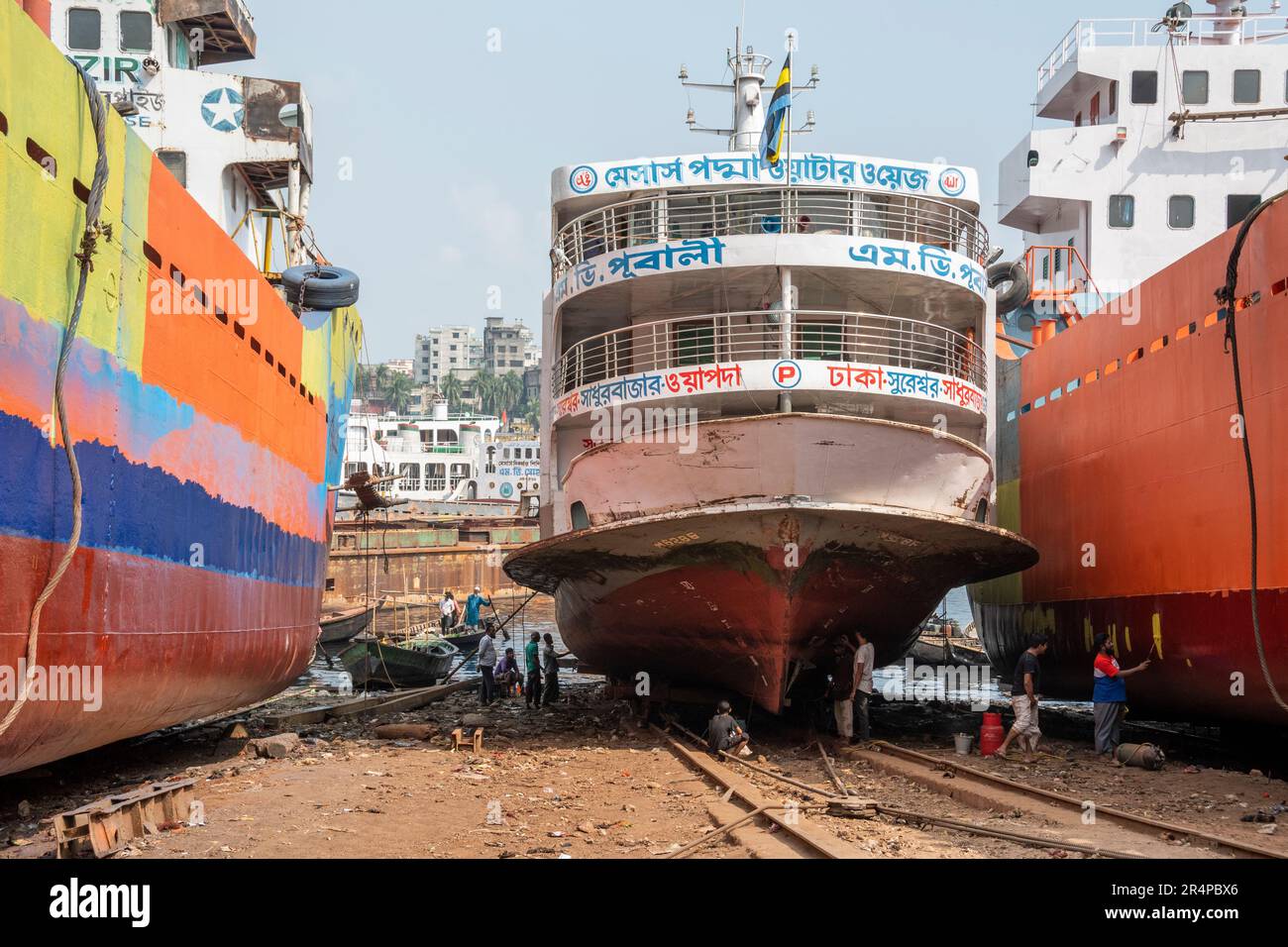 Bangladesh dhaka ferry hi-res stock photography and images - Alamy