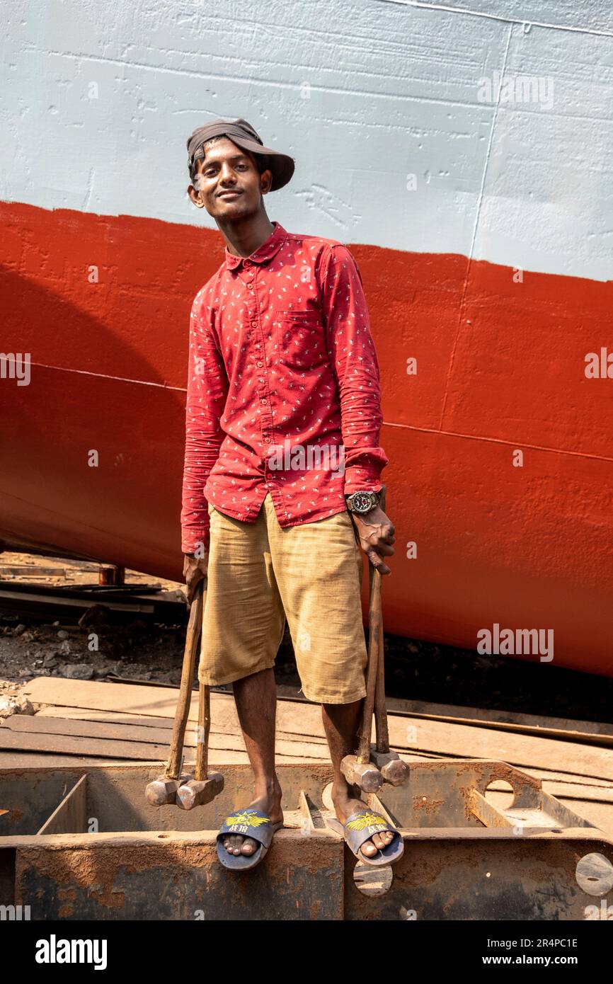 A portrait of a worker in the Shipyards of Old Dhaka, Bangladesh Stock ...
