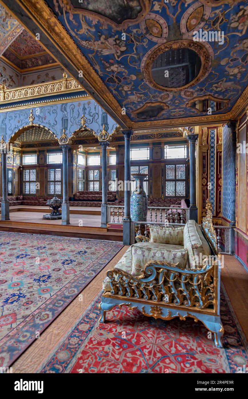 Throne room topkapi palace hi-res stock photography and images - Alamy