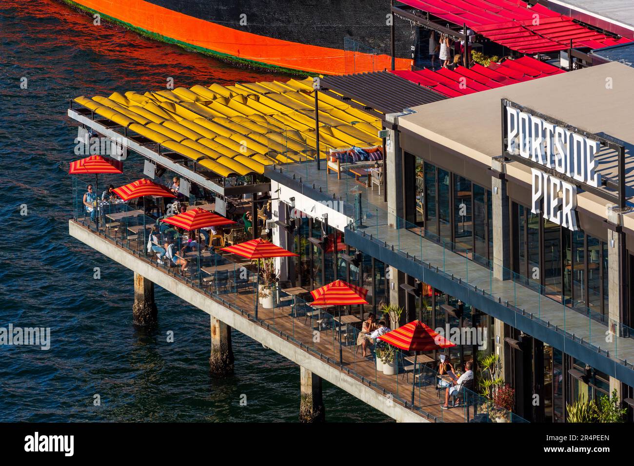 Portside restaurant hi-res stock photography and images - Alamy