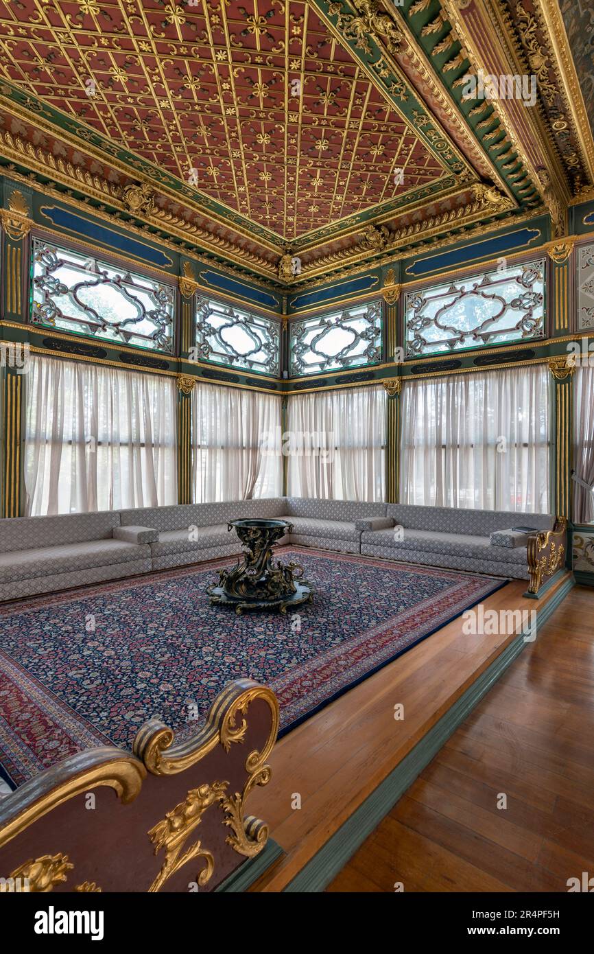 Interior of The Terrace Kiosk( Sofa Kiosk), Topkapi Palace, Istanbul ...