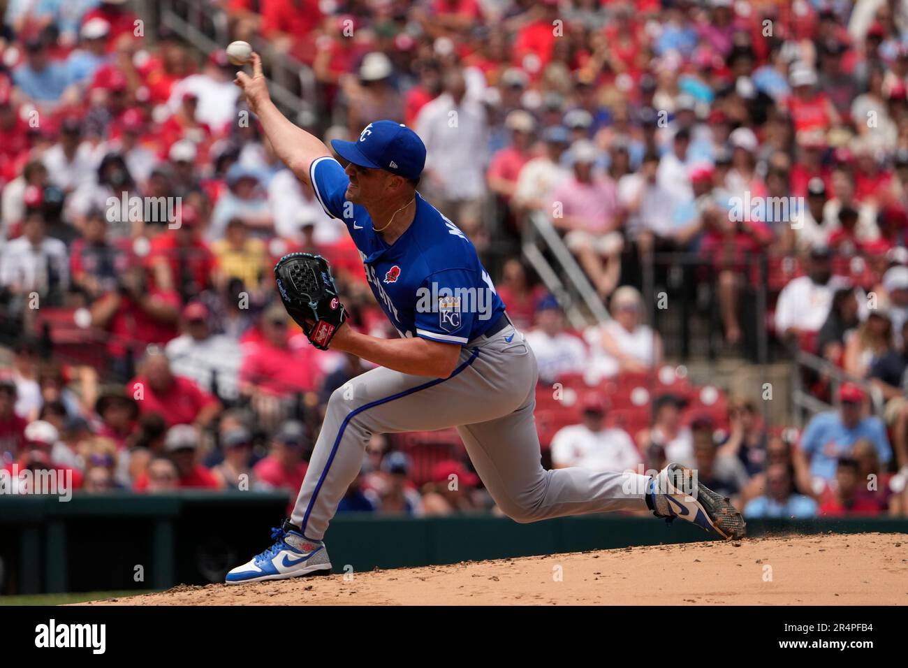 Kansas City Royals relief pitcher Mike Mayers (21) throws during the ...