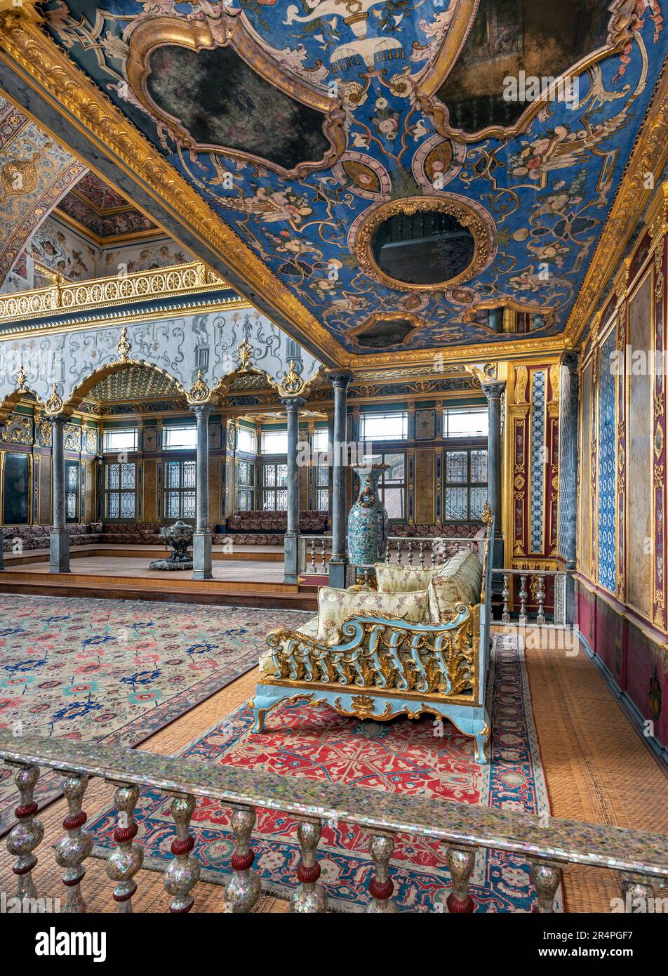 The Imperial Hall in Topkapi Palace, Istanbul, Turkey Stock Photo - Alamy
