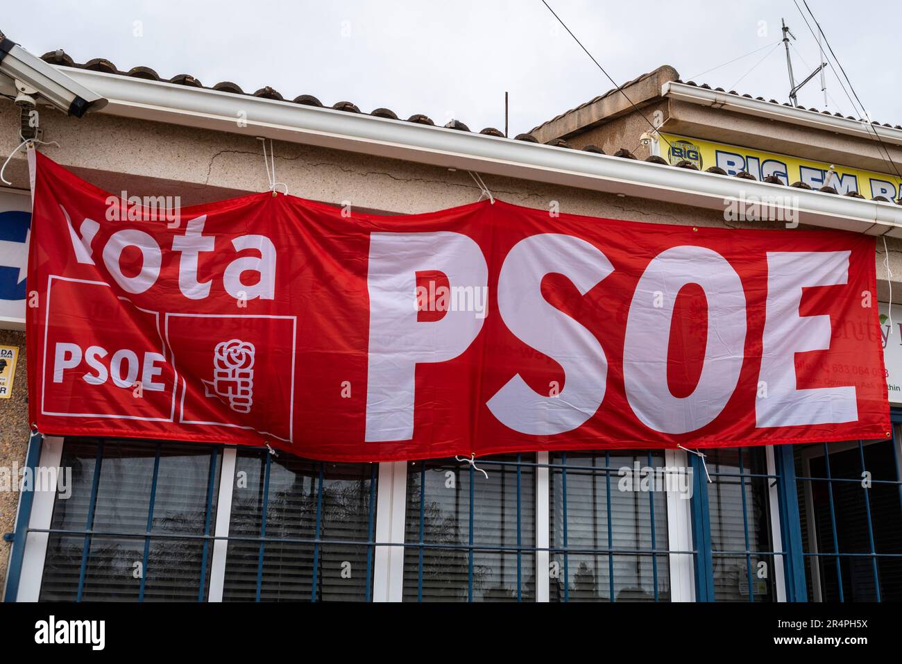Spain political party symbol 2023 hi-res stock photography and images ...