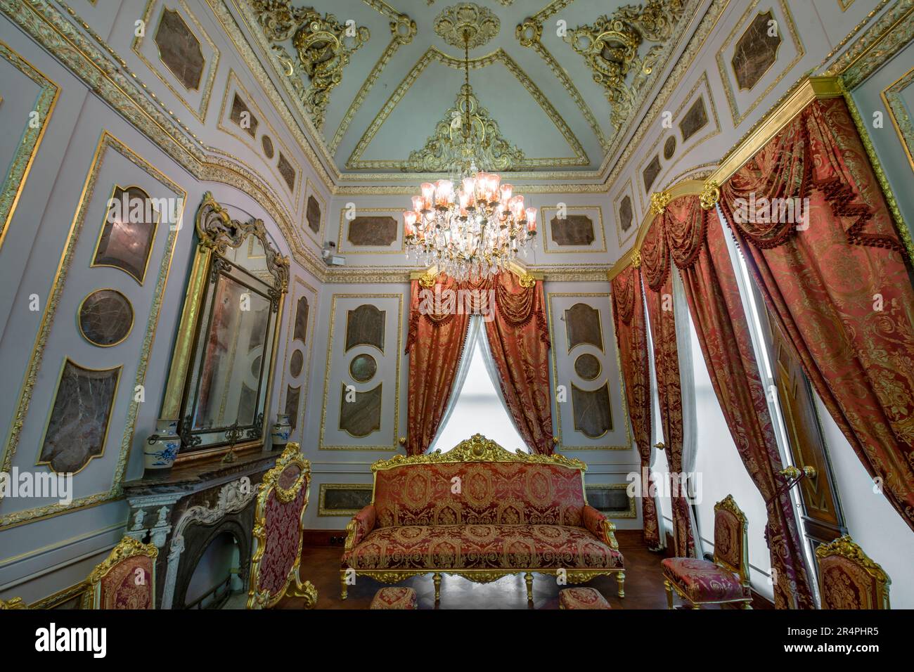 The Mecidiye Kiosk in Topkapi Palace, Istanbul, Turkey Stock Photo - Alamy