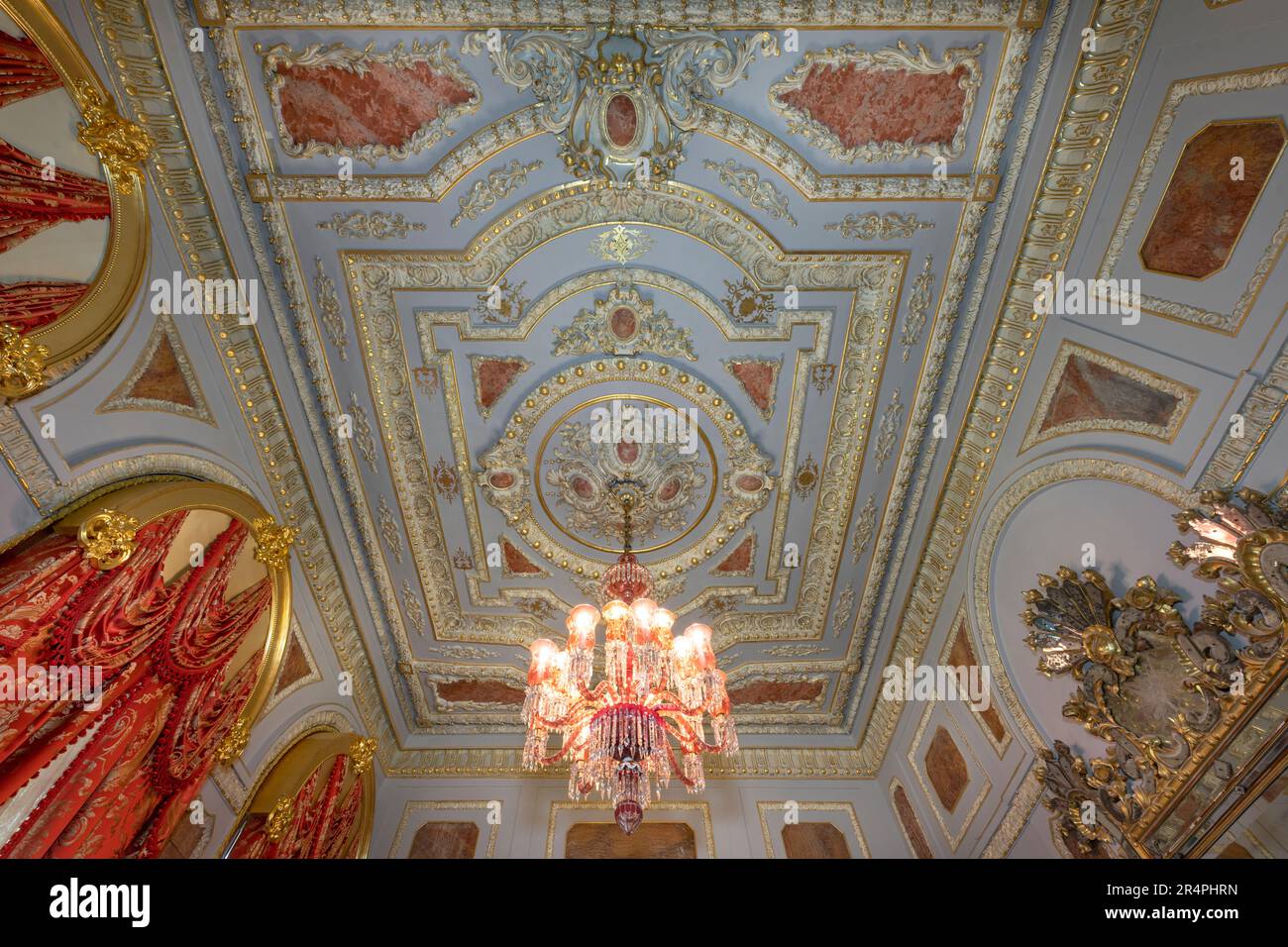 The Mecidiye Kiosk in Topkapi Palace, Istanbul, Turkey Stock Photo - Alamy