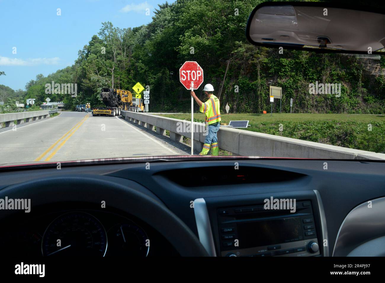 Truck wide load sign hi-res stock photography and images - Alamy