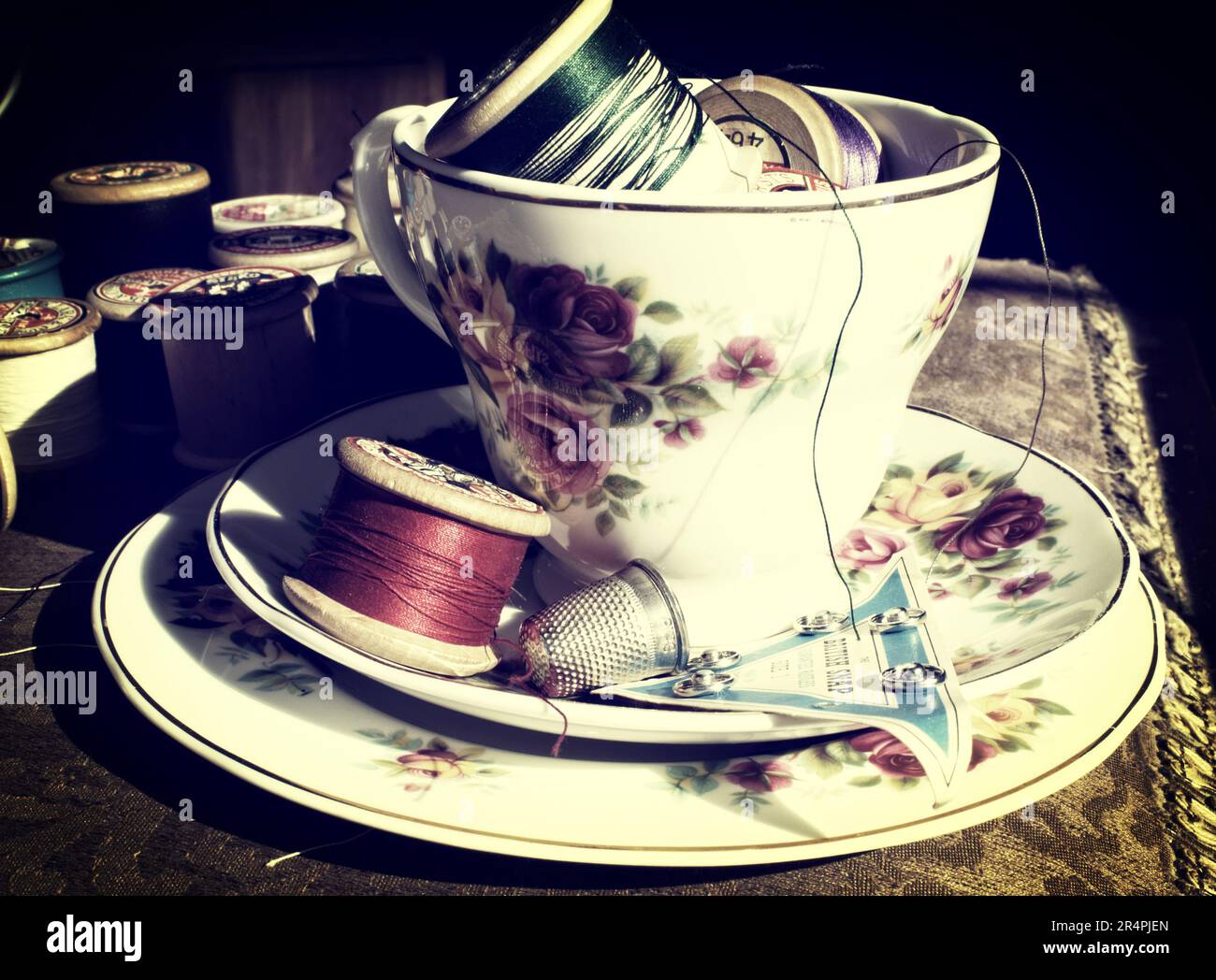 1950s sewing kit hi-res stock photography and images - Alamy