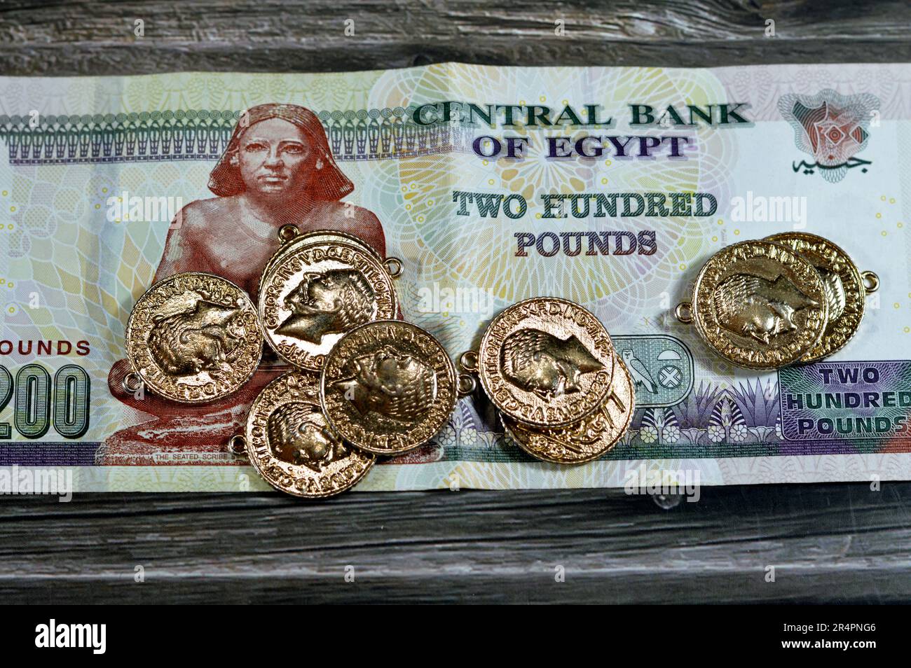 200 LE two hundred Egyptian pounds banknote cash money currency of ...