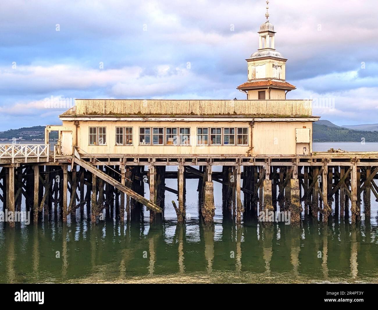 Dunoon victorian pier hi-res stock photography and images - Alamy