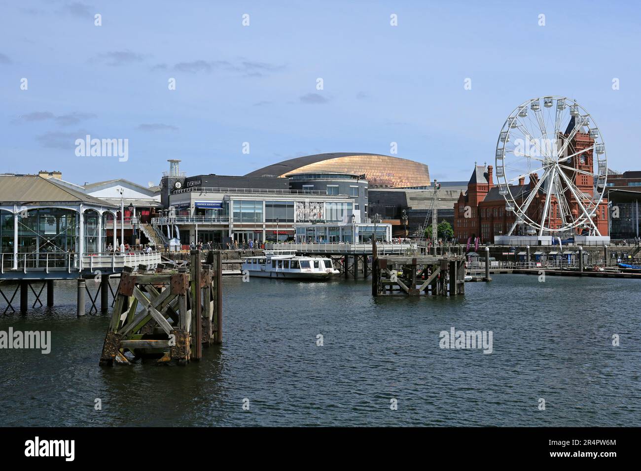 Cardiff bay from water hi-res stock photography and images - Alamy