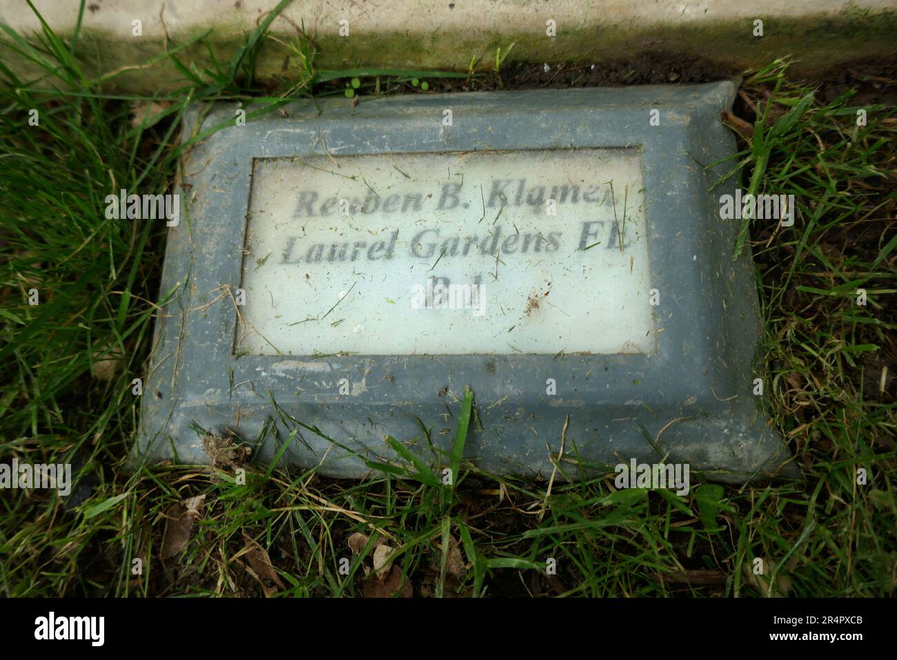 Milton bradley game of life hi-res stock photography and images - Alamy