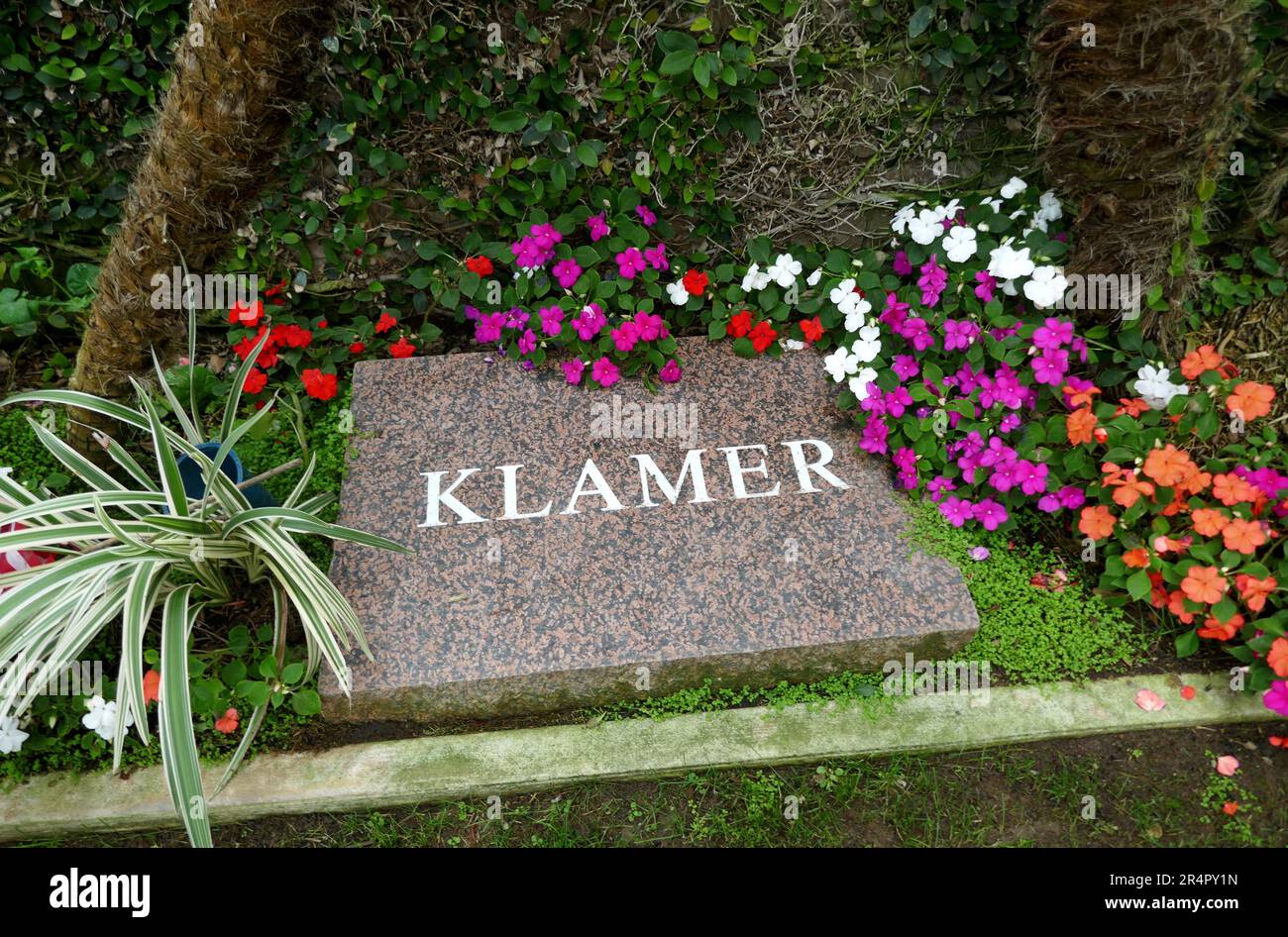 Los Angeles, California, USA 24th May 2023 Reuben Klamer Grave in ...