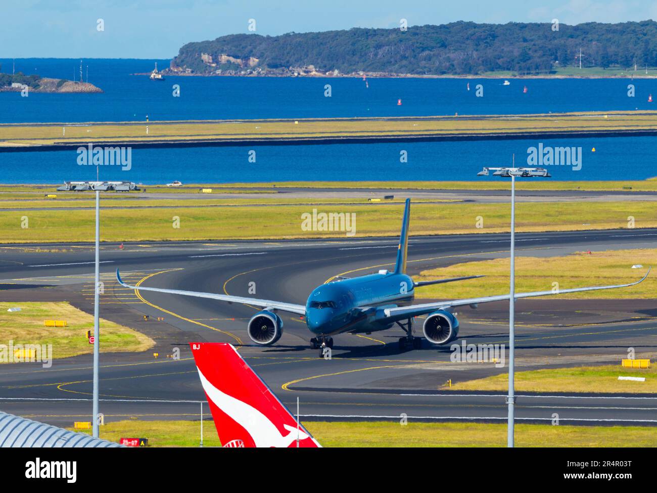 Aircraft movements at Sydney Airport on Botany Bay in Australia Stock ...