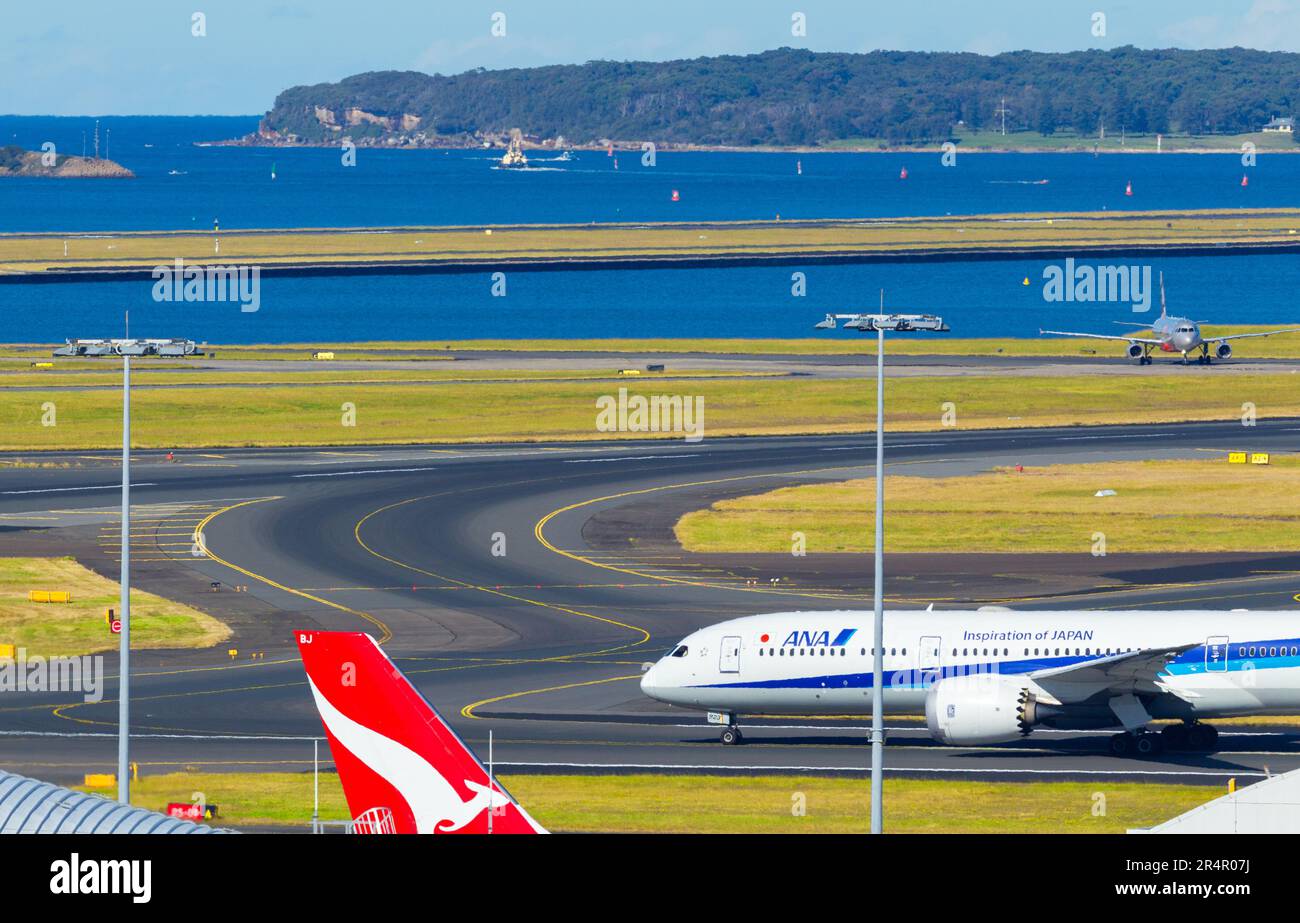Aircraft movements at Sydney Airport on Botany Bay in Australia Stock ...