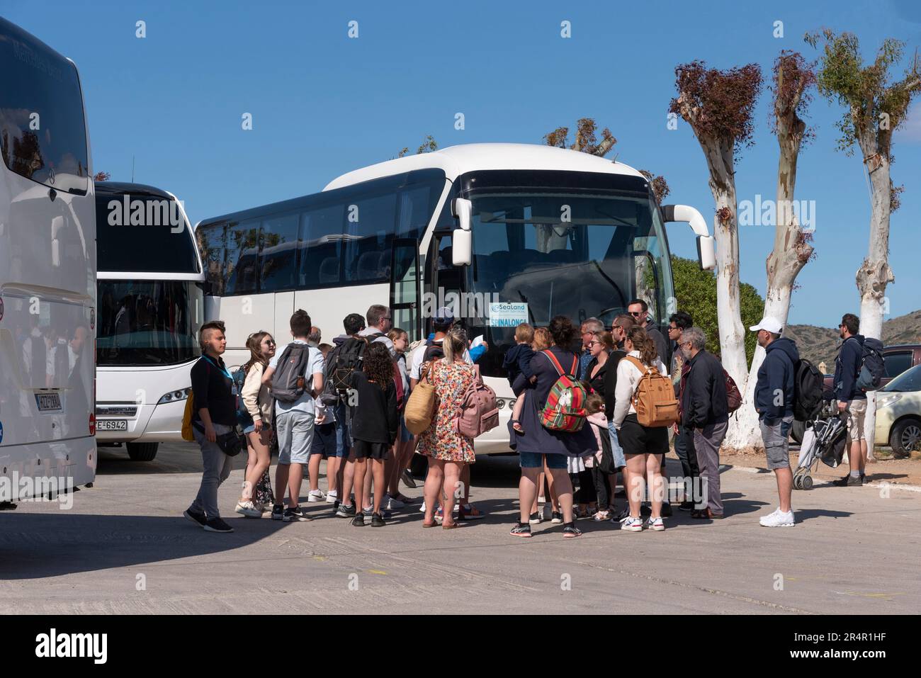 Tour bus coach station hi-res stock photography and images - Alamy