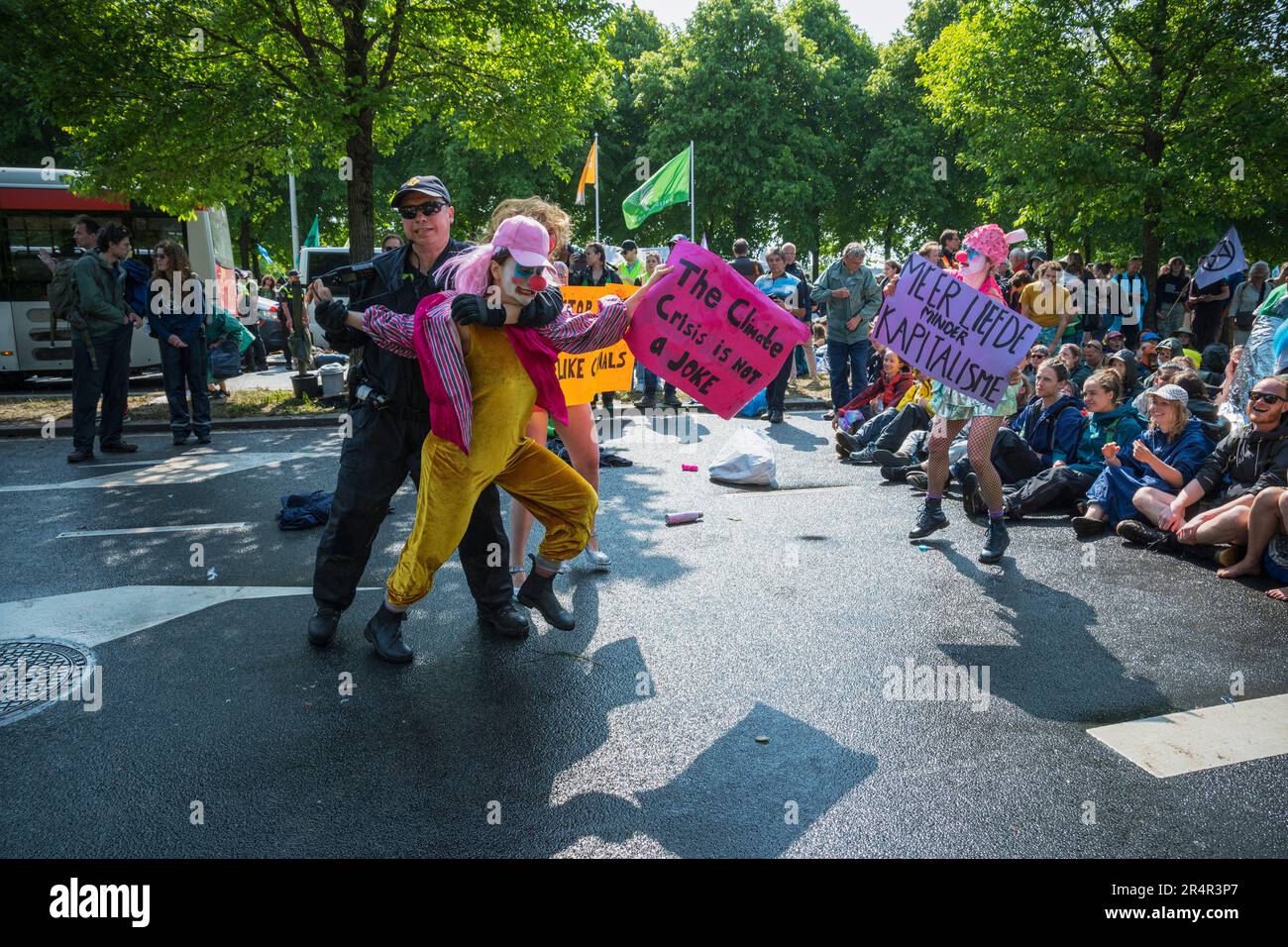 The Hague,The Netherlands,27th may 2023.Thousands of Extinction ...