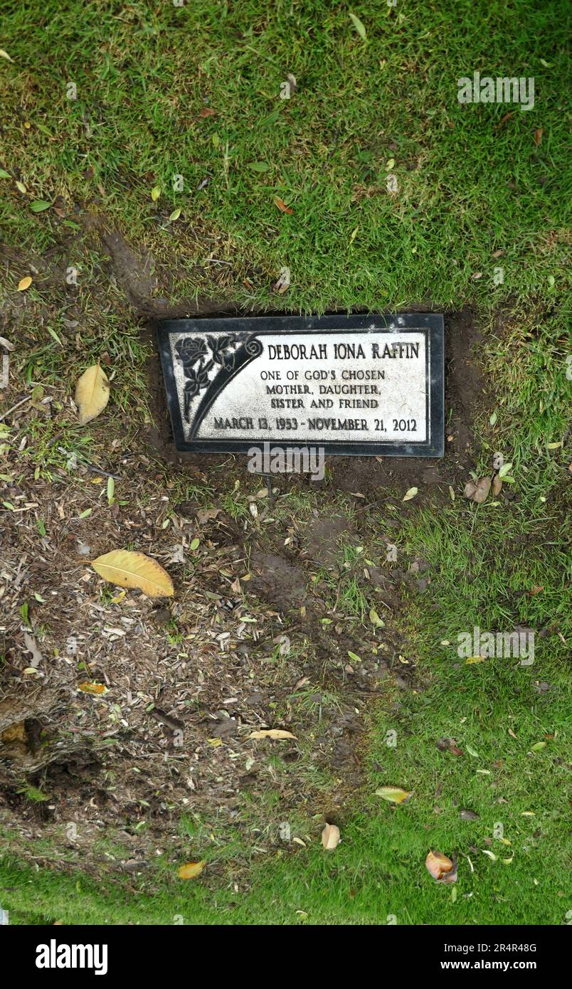 Los Angeles, California, USA 24th May 2023 Actress Deborah Raffin Grave ...