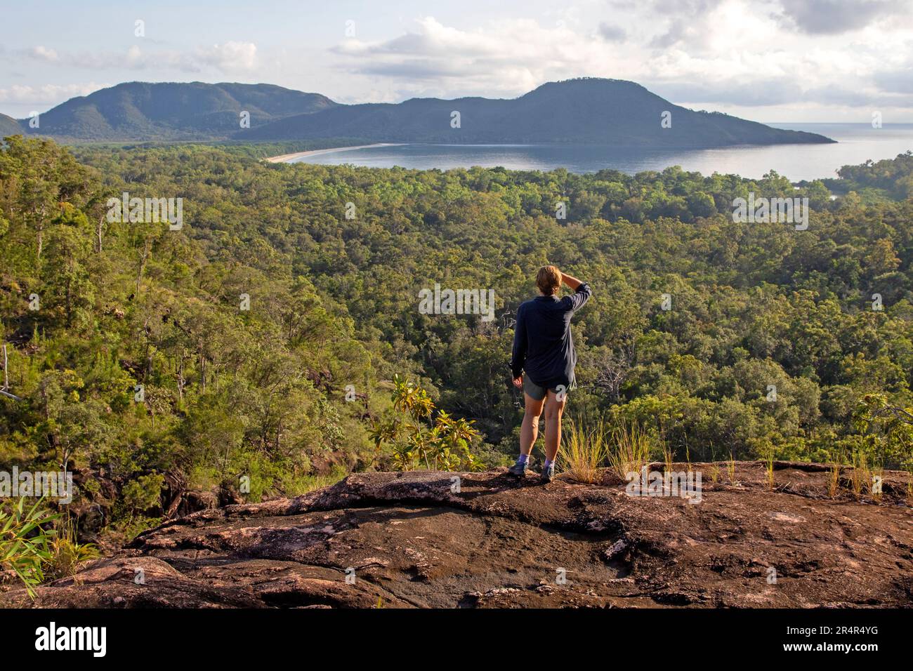 Zoe bay hinchinbrook island hi-res stock photography and images - Alamy