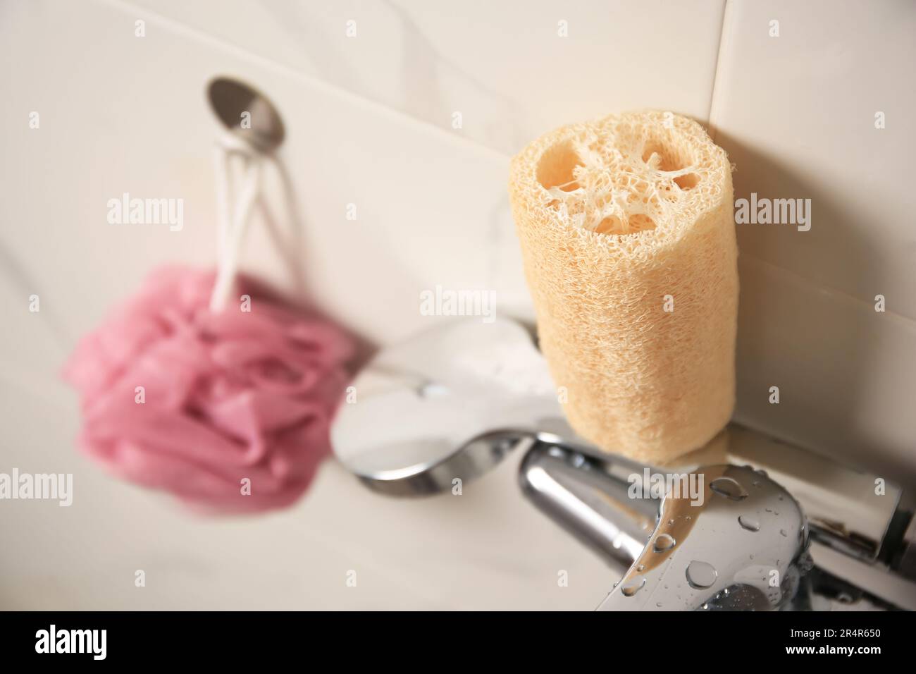 Pink loofah hi-res stock photography and images - Alamy