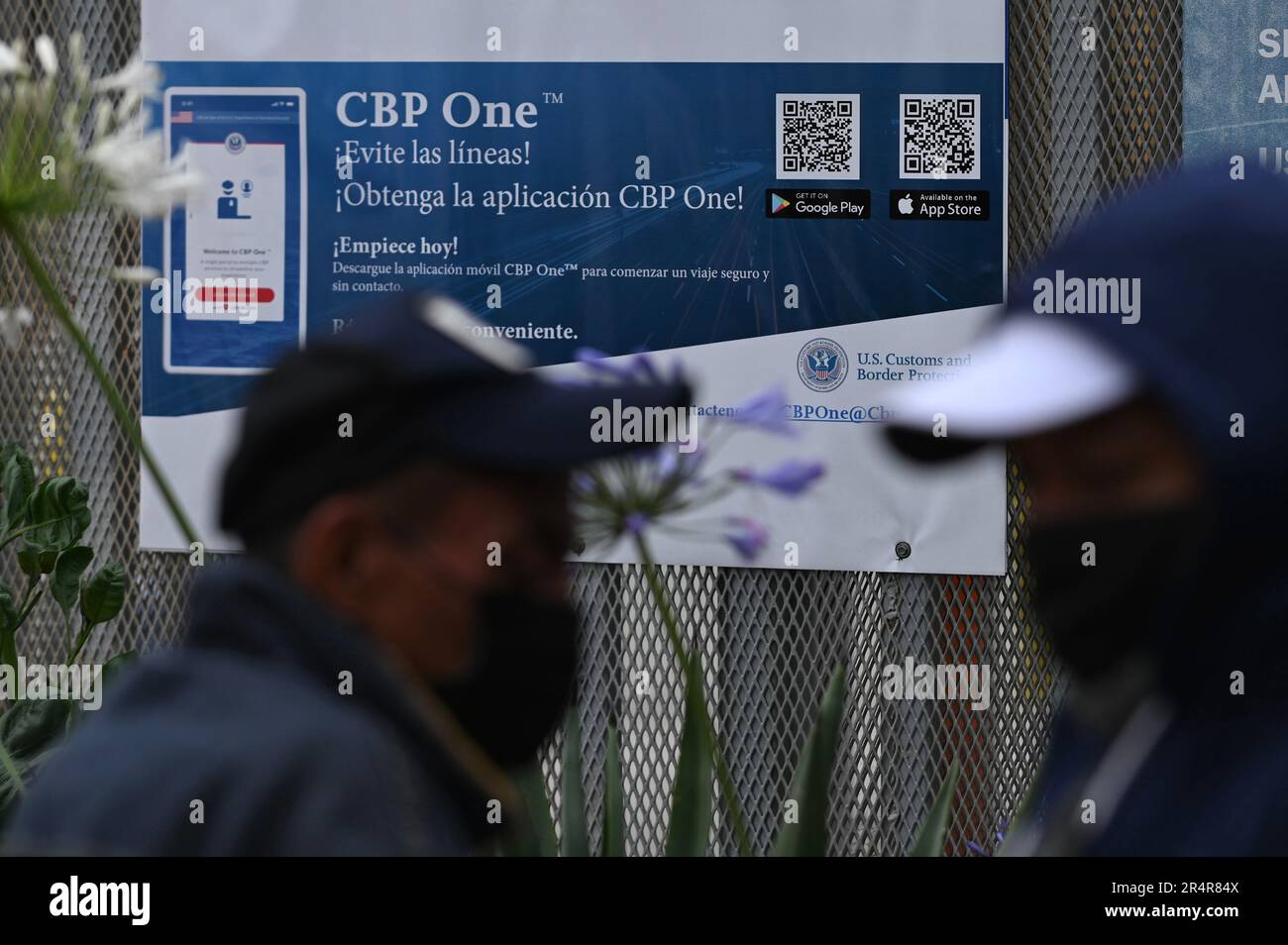 Cbpone app hi-res stock photography and images - Alamy