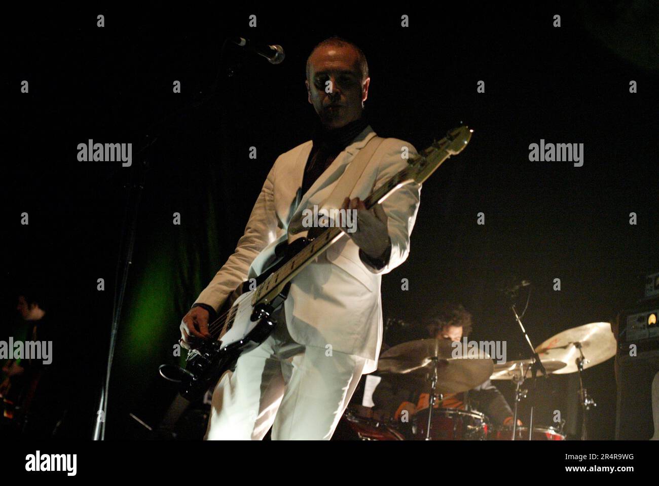 Crowded House commence a world tour with a performance at Sydney ...