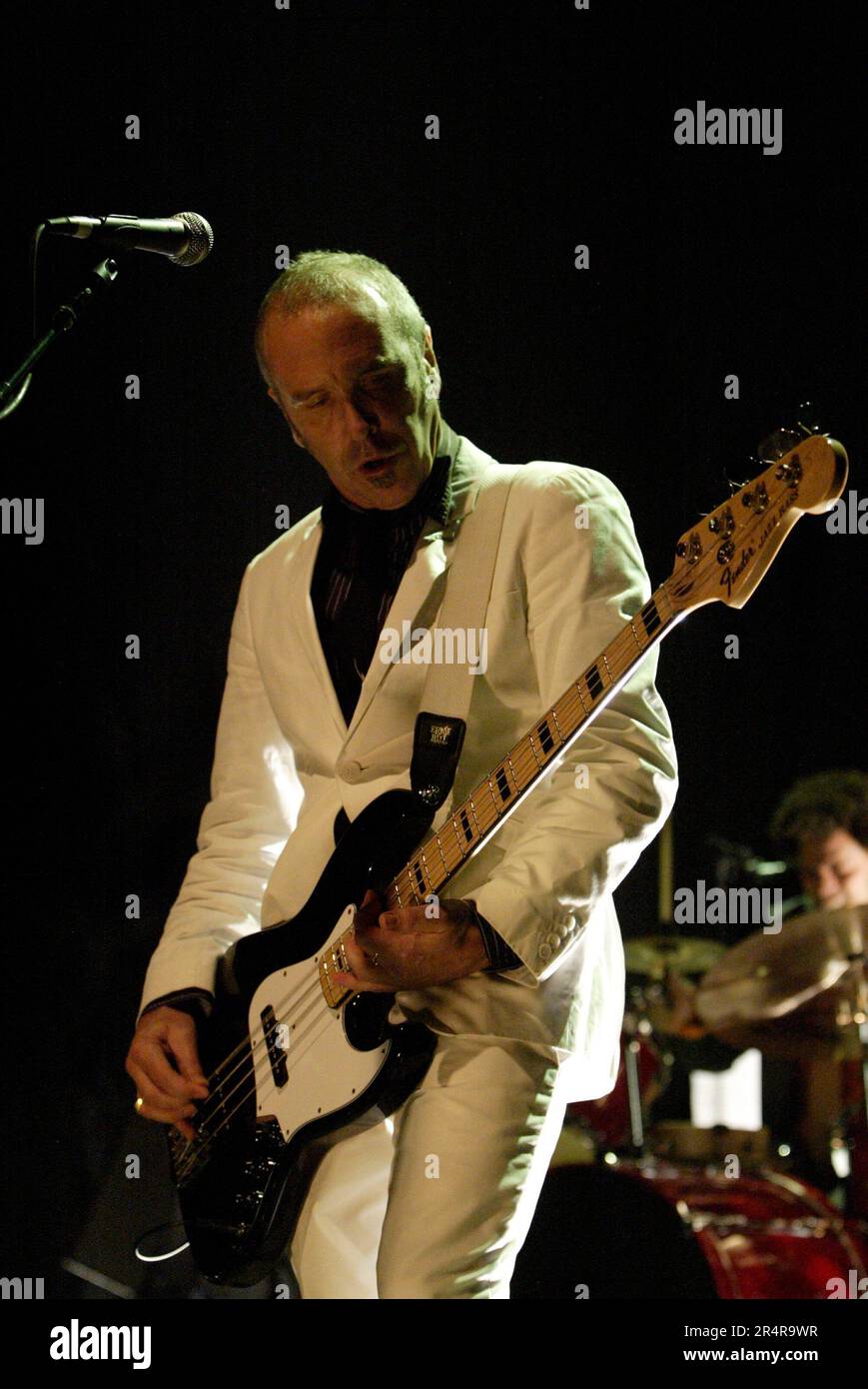 Crowded House commence a world tour with a performance at Sydney ...