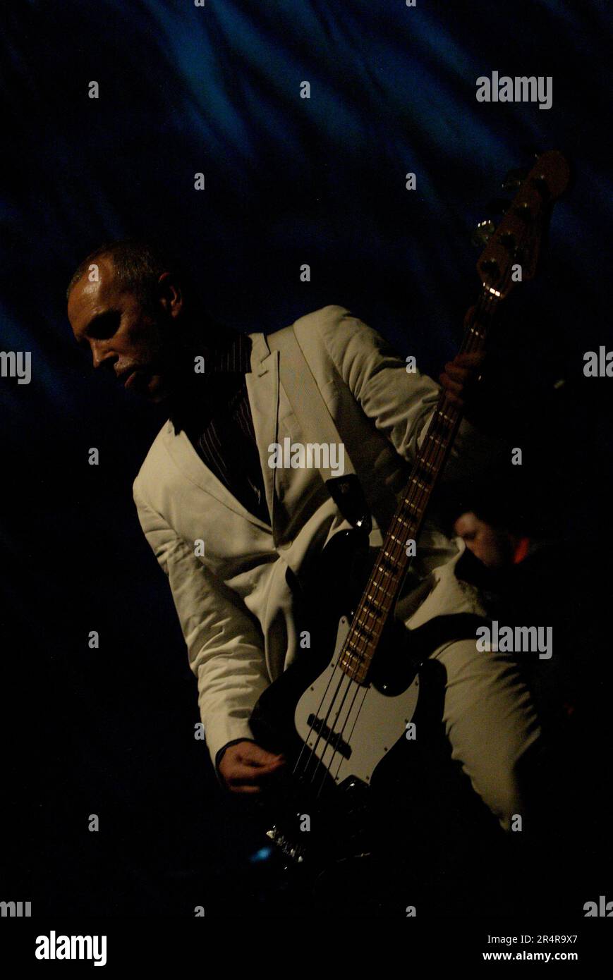 Crowded House commence a world tour with a performance at Sydney ...