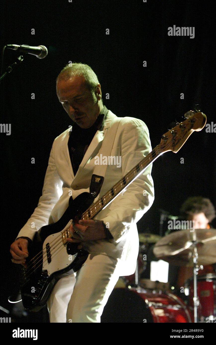 Crowded House commence a world tour with a performance at Sydney ...