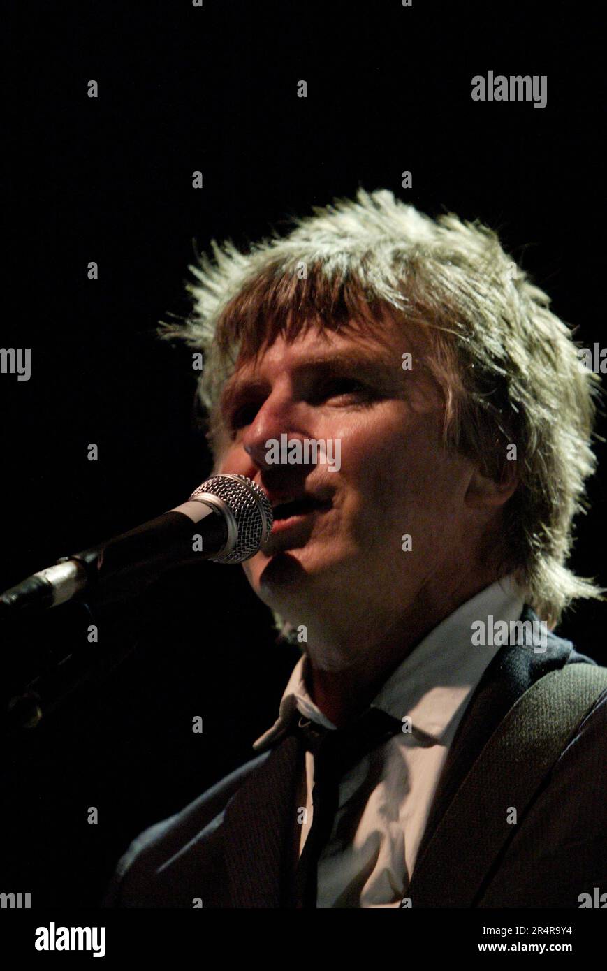 Crowded House commence a world tour with a performance at Sydney ...