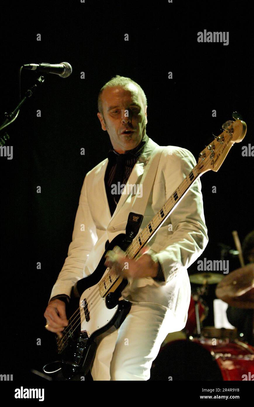 Crowded House commence a world tour with a performance at Sydney ...