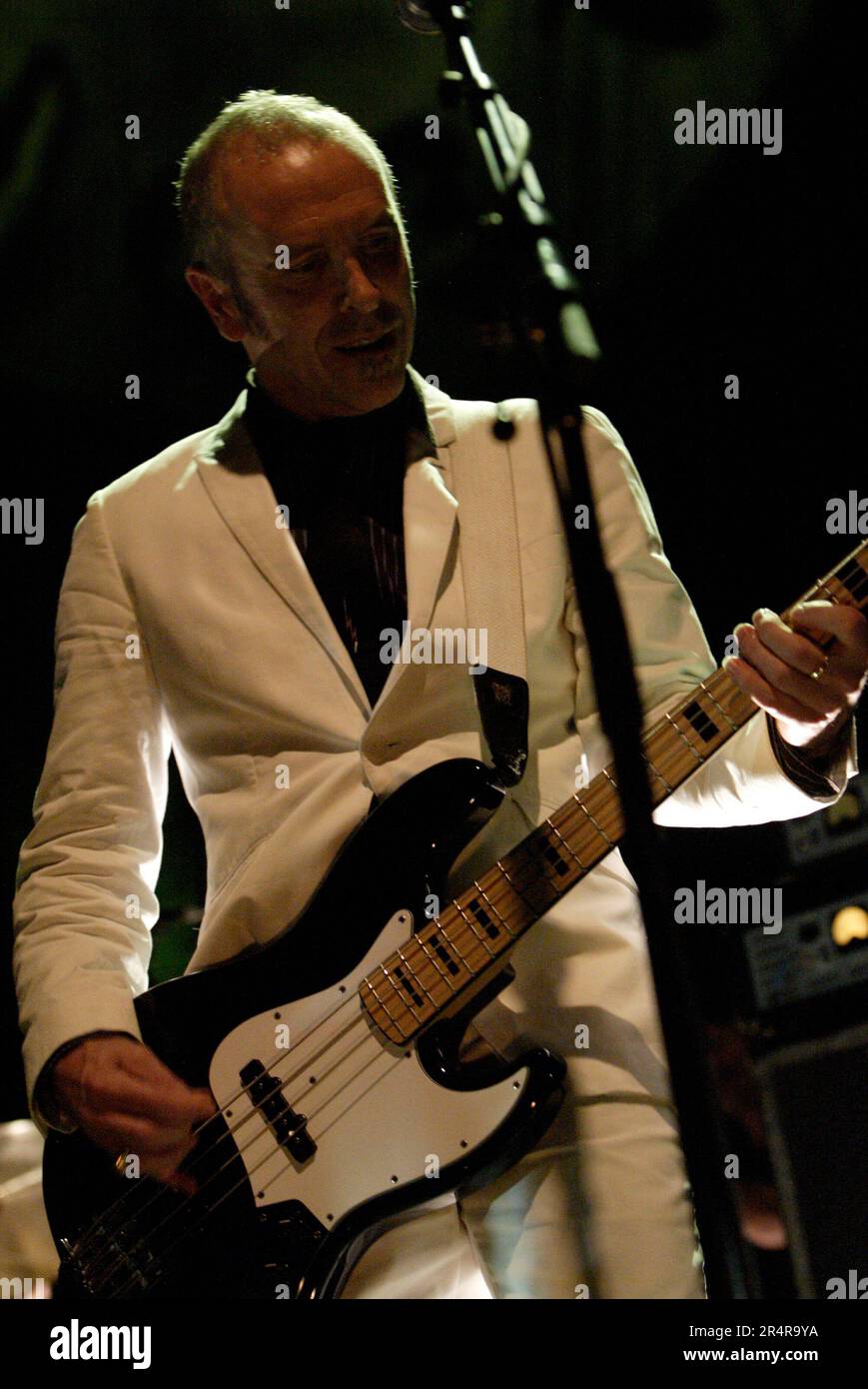 Crowded House commence a world tour with a performance at Sydney ...