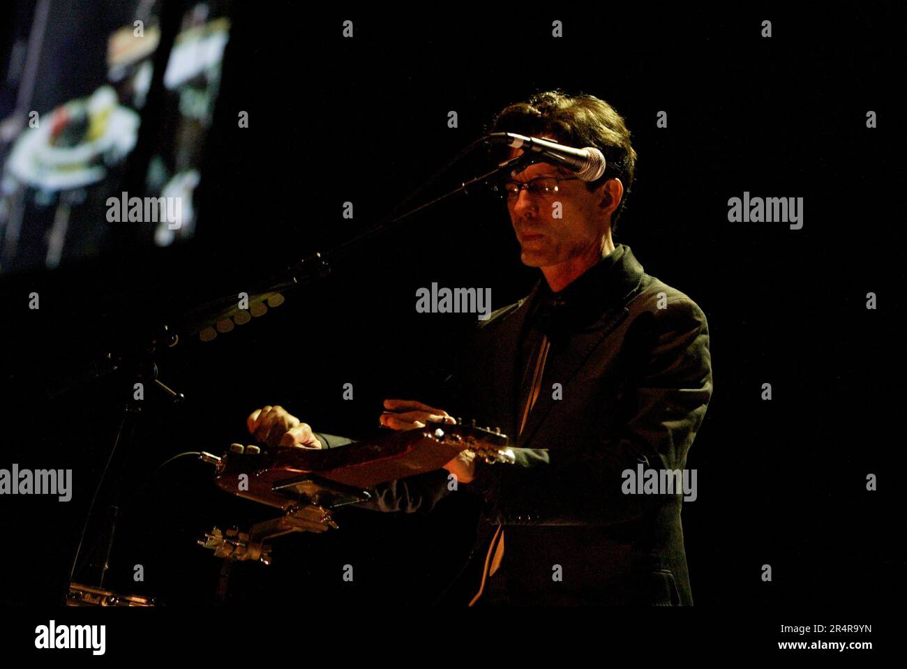 Crowded House commence a world tour with a performance at Sydney ...