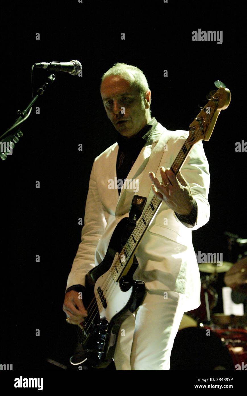 Crowded House commence a world tour with a performance at Sydney ...