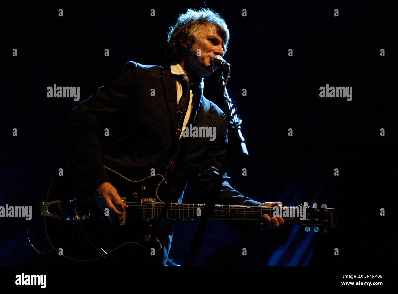 Crowded House commence a world tour with a performance at Sydney ...