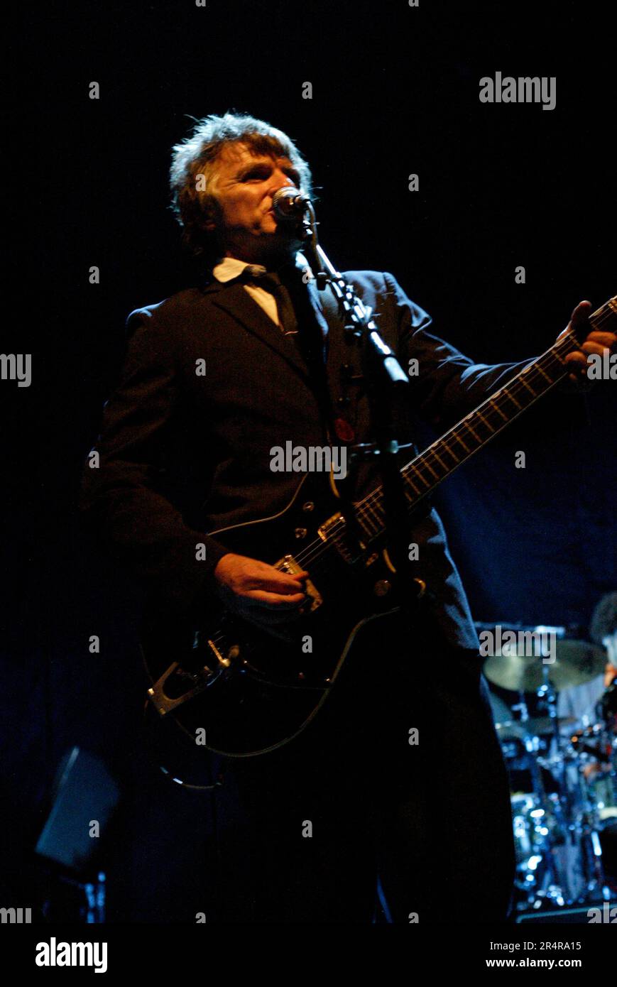 Crowded House commence a world tour with a performance at Sydney ...