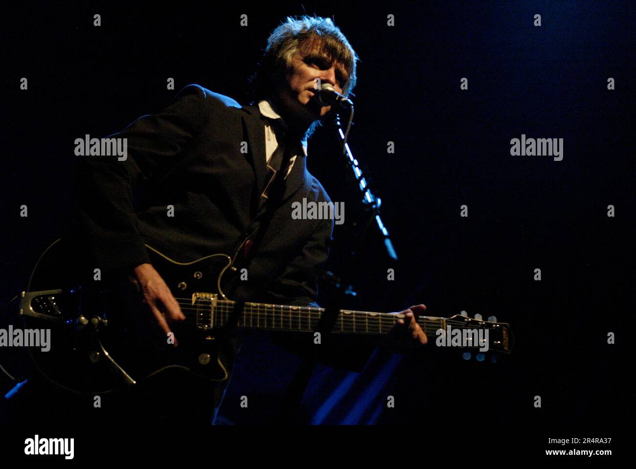Crowded House commence a world tour with a performance at Sydney ...