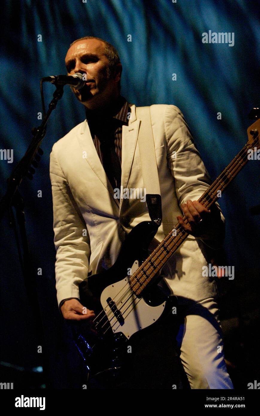 Crowded House commence a world tour with a performance at Sydney ...