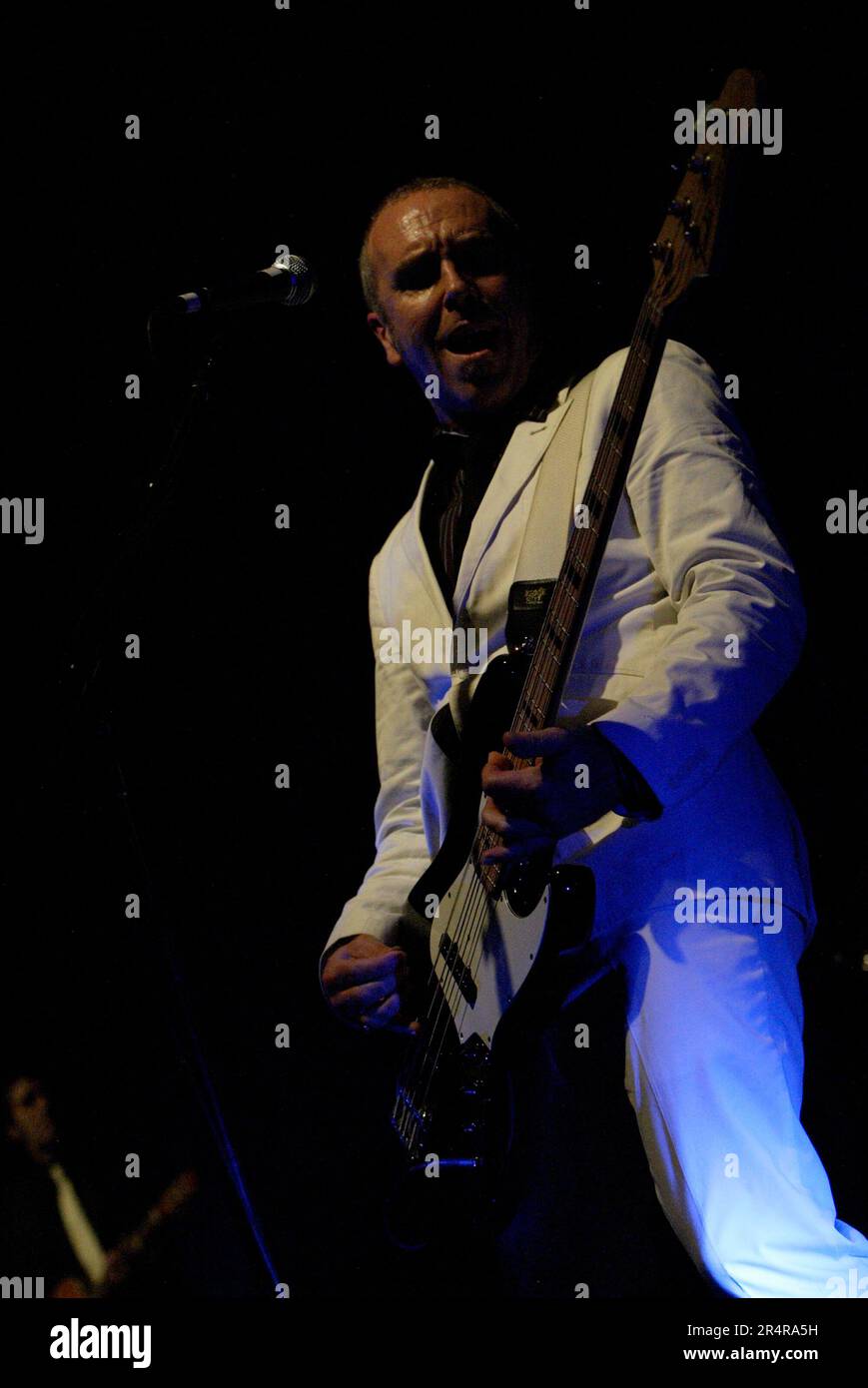 Crowded House commence a world tour with a performance at Sydney ...